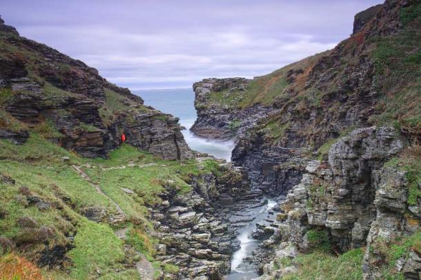 The Curious Case of the Rocky Valley Labyrinths | Ancient Origins