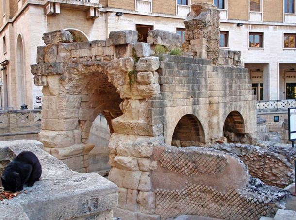 Man Intent on Fixing Toilet Uncovers Centuries-Old Subterranean World ...