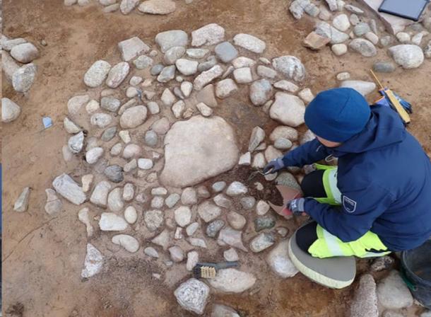 2,500-Year-Old Graveyard Reveals the Burial of 39 Children and Just Two ...
