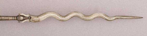 18 Terrifying and Impressive Historic Weapons | Ancient Origins