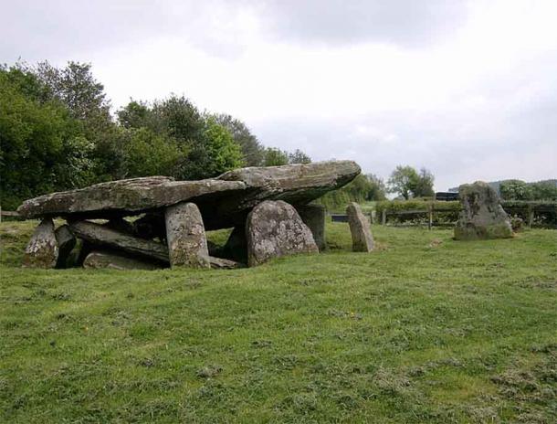 The True Origins of Arthur’s Stone in Herefordshire Finally Revealed ...