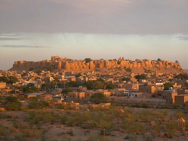 Jaisalmer Fort: The Imposing Desert Fort With a Bone-Chilling Custom ...