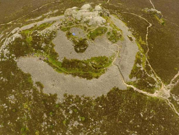 Prehistoric Well Uncovered At Ancient Hillfort Might Be A Time Capsule ...