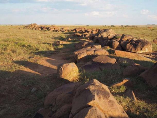8,000-year-old Petroglyphs Found in the World’s Biggest Meteor Crater ...