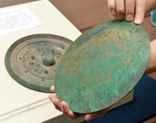 Researchers in Japan Discover the Secrets Behind Magic Mirrors and a ...