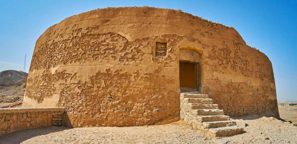 Zoroastrian Towers of Silence: Leaving the Dead for the Vultures ...