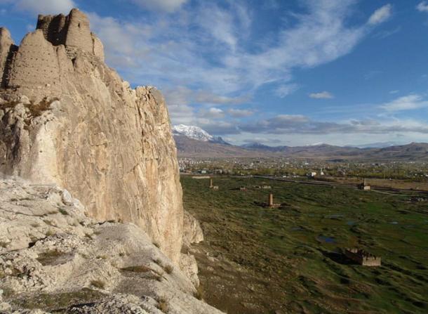Long hidden Iron Age castle revealed in 3,000-year-old ruins in Van ...