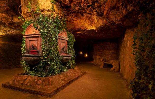 The Labyrinth of Buda Castle: Caves Inexplicably Evacuated by Police ...