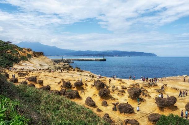 Yehliu Geopark Holds Natural Wonders in a Fantasy Landscape | Ancient ...