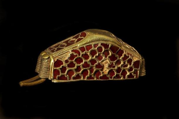 Staffordshire Hoard: The Most Exquisite Anglo-Saxon Gold Collection ...