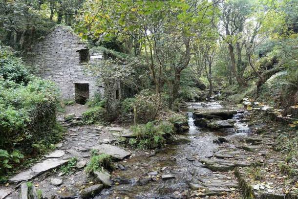 The Curious Case of the Rocky Valley Labyrinths | Ancient Origins