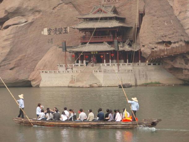 Temple ruins excavated at the Palace of Zhang Daoling, the First ...