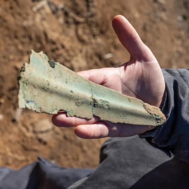 3,000-Year-Old Bronze Daggers Used in Ancient Rituals Unearthed in ...