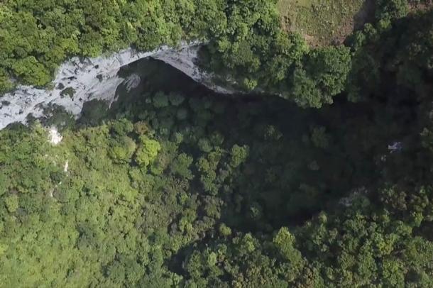 A Lost Primeval World Has Been Found in a Giant South China Sinkhole ...