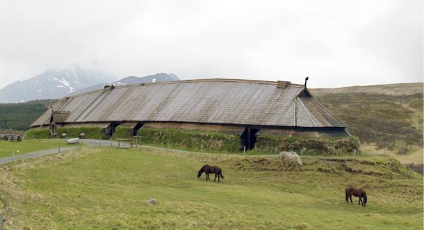 Viking feasting hall discovery resembles Beowulf hall of Heorot ...