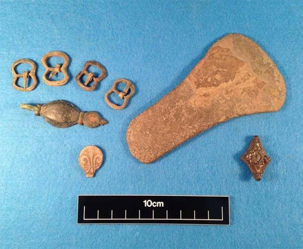 Detectorist Finds Bronze Age Treasure Cache With Sword In Scotland ...