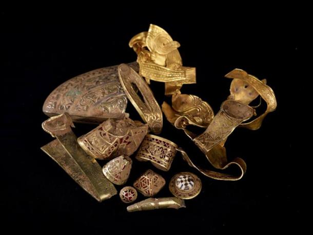 Staffordshire Hoard: The Most Exquisite Anglo-Saxon Gold Collection ...