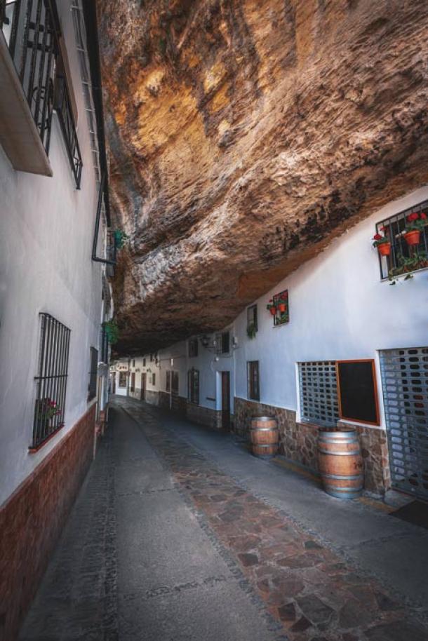 Setenil de las Bodegas: Troglodyte Buildings in a Quaint Spanish Town ...