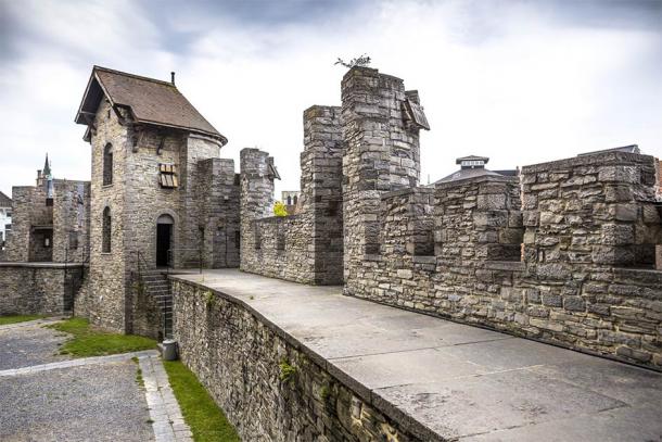 Gravensteen Castle: Site of Gruesome Torture and Revolting Students ...