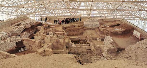 The Unmatched 9,500-Year-Old Honeycomb City of Çatalhöyük | Ancient Origins