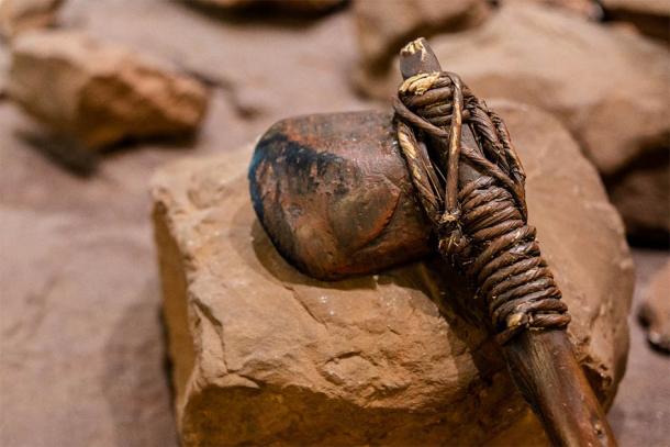 Neanderthals and Humans Were at War… For 100,000 Years! | Ancient Origins