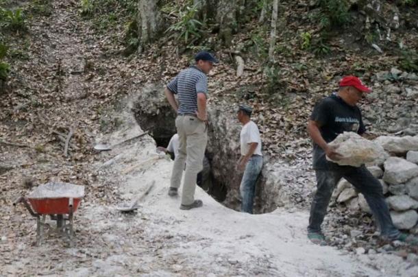 Archaeologists discover Royal Maya Burial at El Zotz Ruins in Guatemala ...