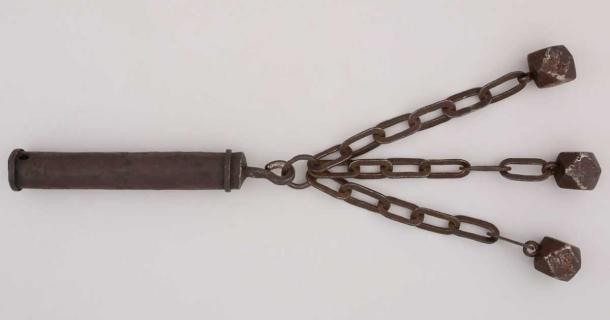 18 Terrifying and Impressive Historic Weapons | Ancient Origins