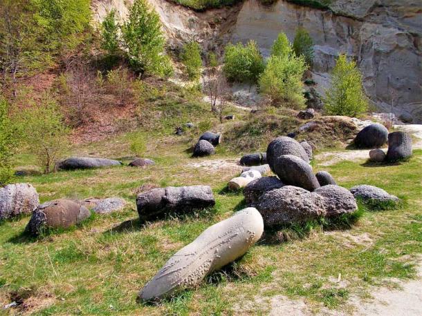Romania’s Enigmatic Trovants: Living Rocks That Grow and Move ...