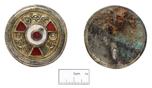 Anglo-Saxon Grave Found Holding Royal Treasures | Ancient Origins