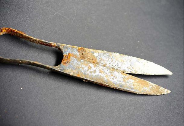 Cutting Edge Celtic Tech - 2,300-year-old Scissors Still Sharp and ...