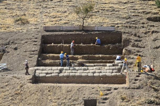 Enormous Burial Mound in Turkey May Contain Long-Lost Graves of Attalid ...