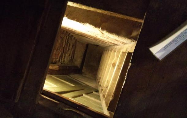Hiding to Avoid Hanging: Priest Holes, Hidden Chambers, and Secret ...