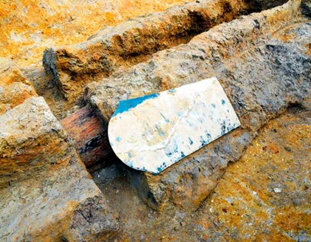 Giant 7-Foot Sword and Mirror for Demon Slaying found in Japan Tomb ...