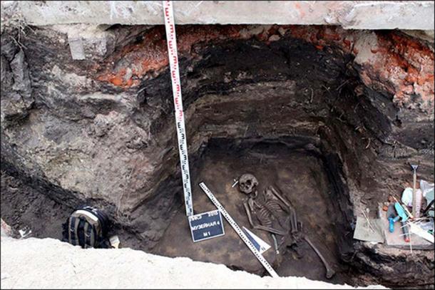 Ancient Warrior Unearthed Marching to Afterlife with his Dagger Drawn ...