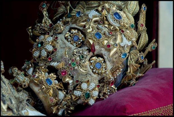 The Macabre, Bejeweled Skeletons of the Catacomb Saints | Ancient Origins