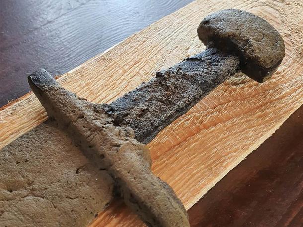 Medieval Sword Found Preserved in Polish Lake is Over 1000 Years Old ...