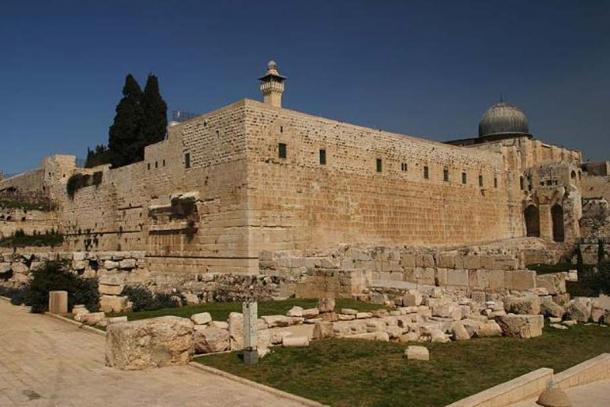 Can Different Religions Peacefully Share a Sacred Site? A Temple Mount ...