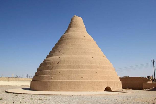 Ancient Advanced Technology: 2,400-Year-Old Yakhchals Kept Ice in the ...