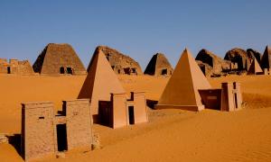 Pyramids of Meroë stand as Last Remnants of a Powerful Civilization ...