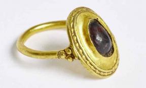 Stunning and Unique Golden Treasure Hoard Found In Denmark | Ancient ...